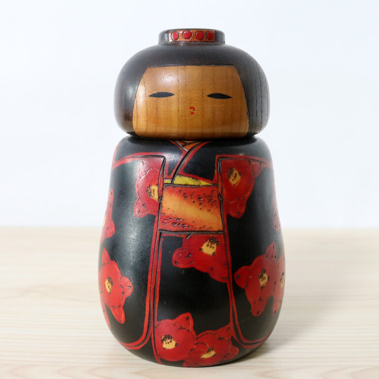 Sekiguchi Toa Vintage Kokeshi Red Camellias - Kokeshi Japan